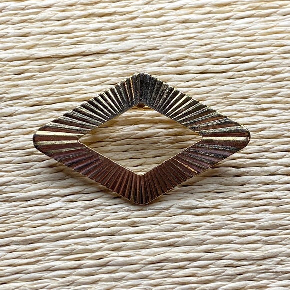 Jewelry | Vintage Gold Color Diamond Shaped Brooch Pin | Poshmark